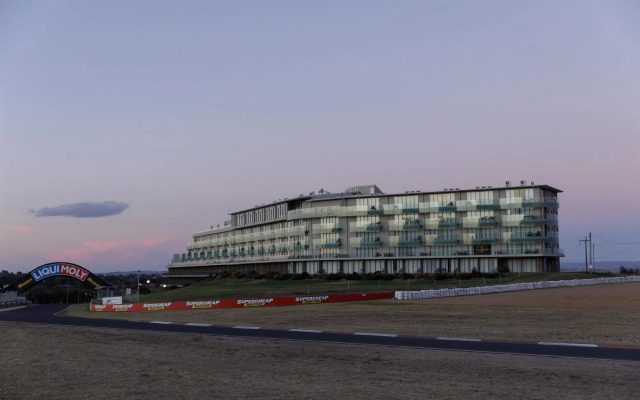Rydges Mount Panorama Bathurst in Bathurst, Australia from 140$, photos ...