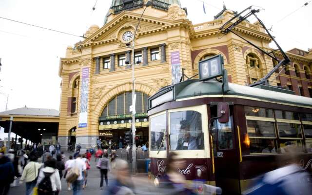 DoubleTree by Hilton Hotel Melbourne - Flinders Street in Melbourne ...