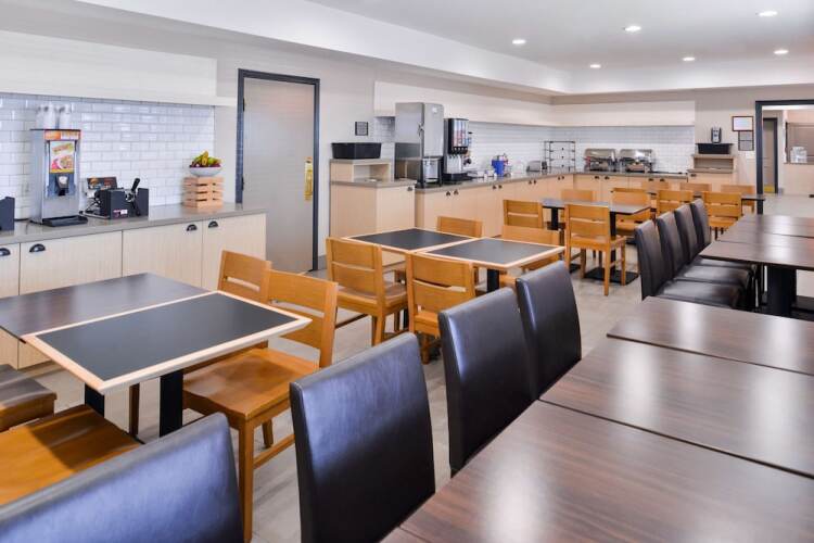 Country Inn & Suites by Carslon Tinley Park - Tinley Park, IL