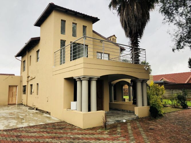 Airport Diamond Guest House - Edenvale