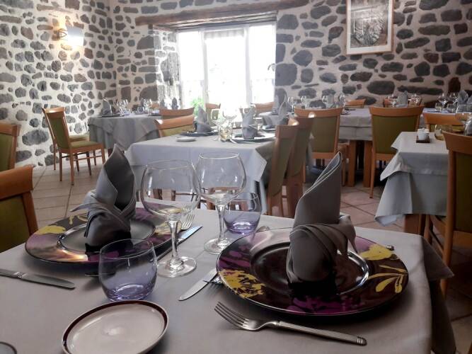 Logis Hotel Du Midi - Département Cantal