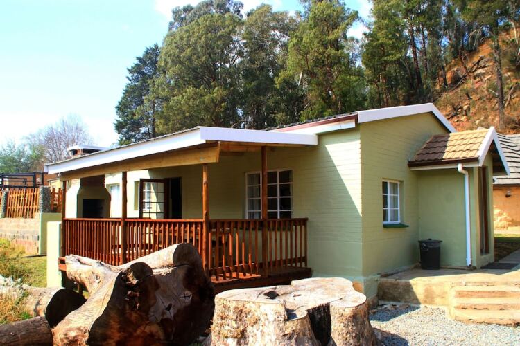 Mountain View Cottages Self Catering - 德本